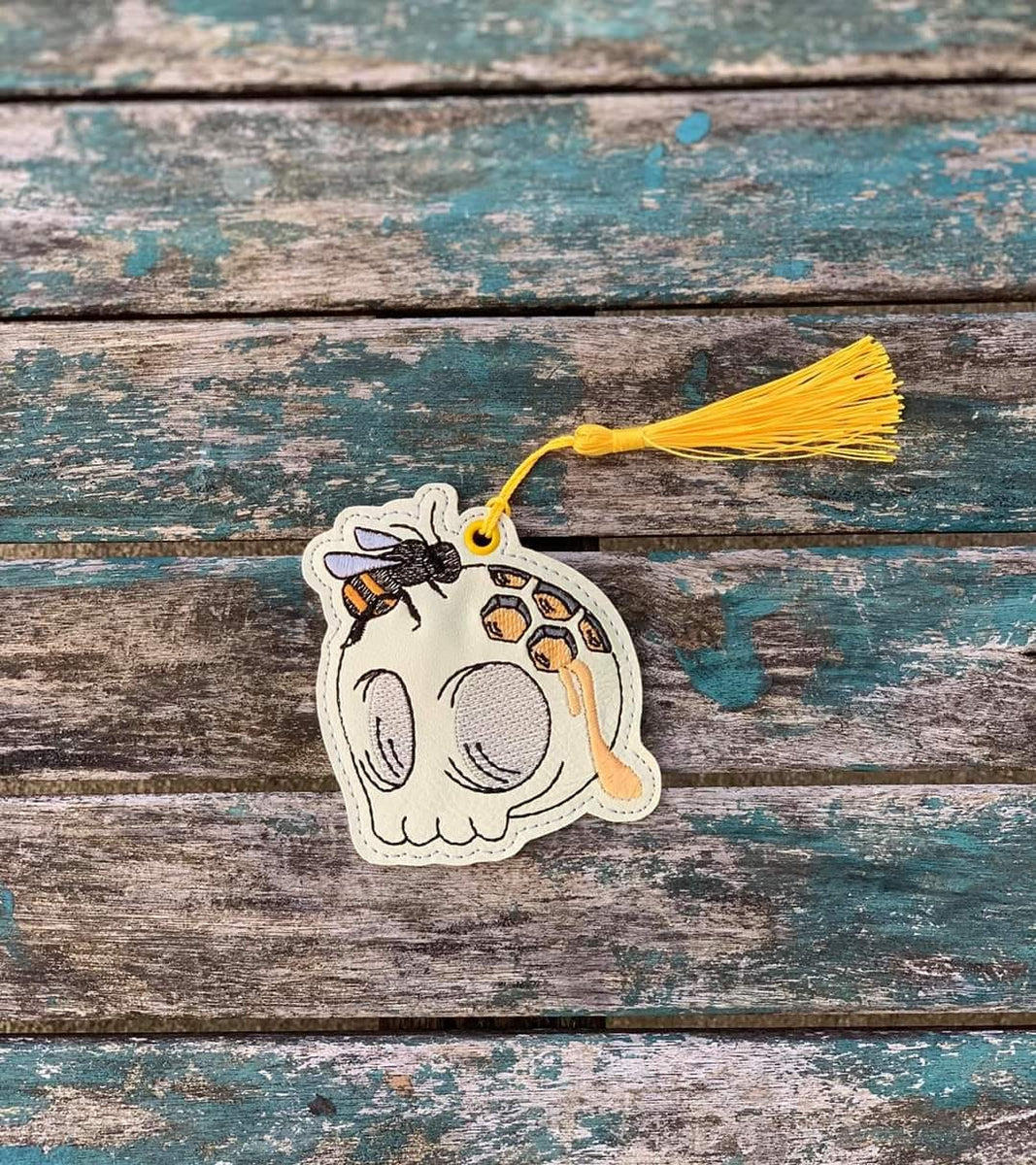 4x4 DIGITAL DOWNLOAD Honey Comb Bee Skull Sketch Bookmark – Off With ...
